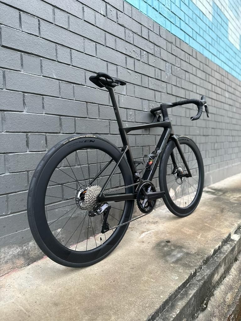 BMC Teammachine SLR01 Disc, Carbon/ Black Road Bike Ultegra 12S Di2 ...