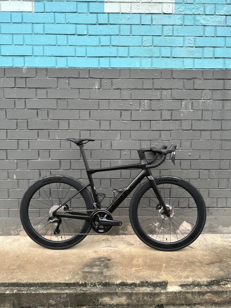 BMC Teammachine SLR01 Disc, Carbon/ Black Road Bike Ultegra 12S Di2 ...