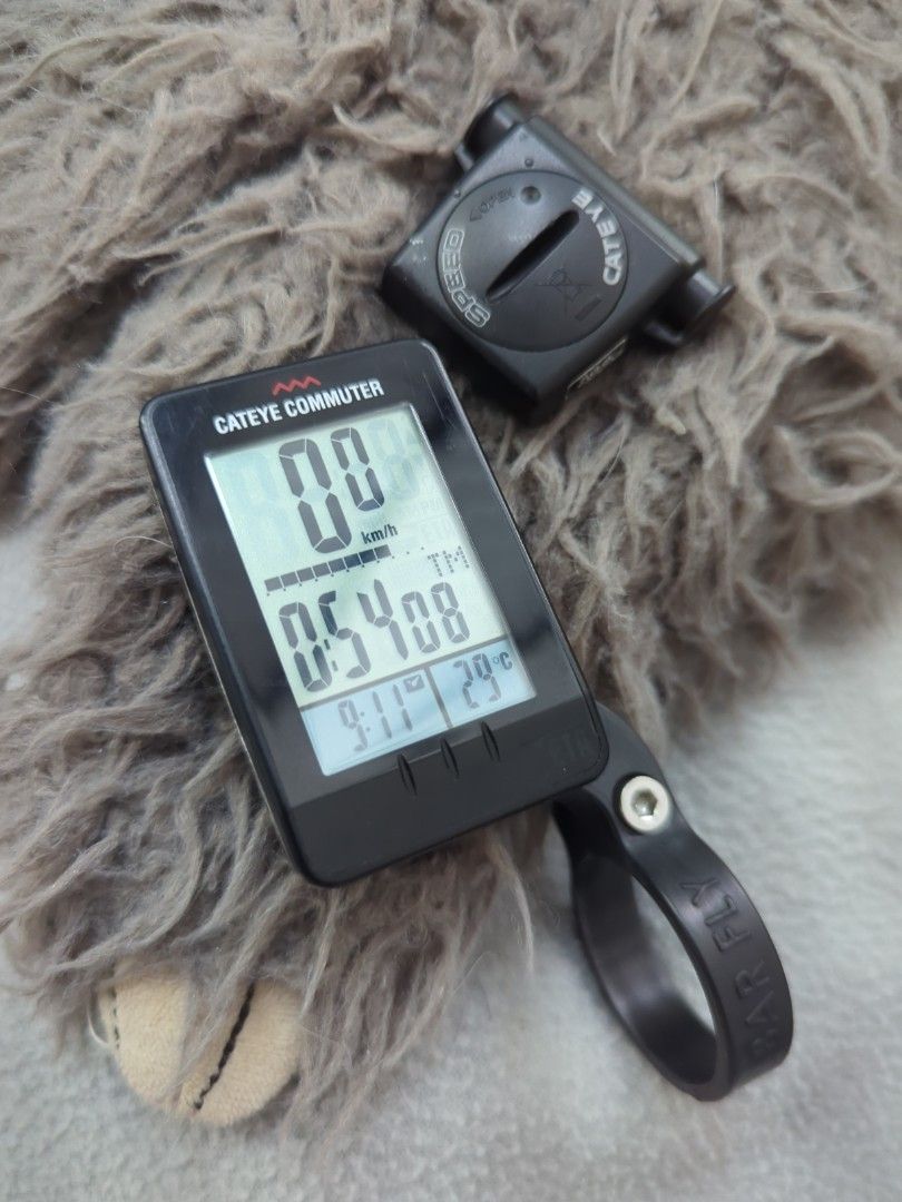 Cateye Commuter Bicycle Computer, Sports Equipment, Bicycles & Parts ...