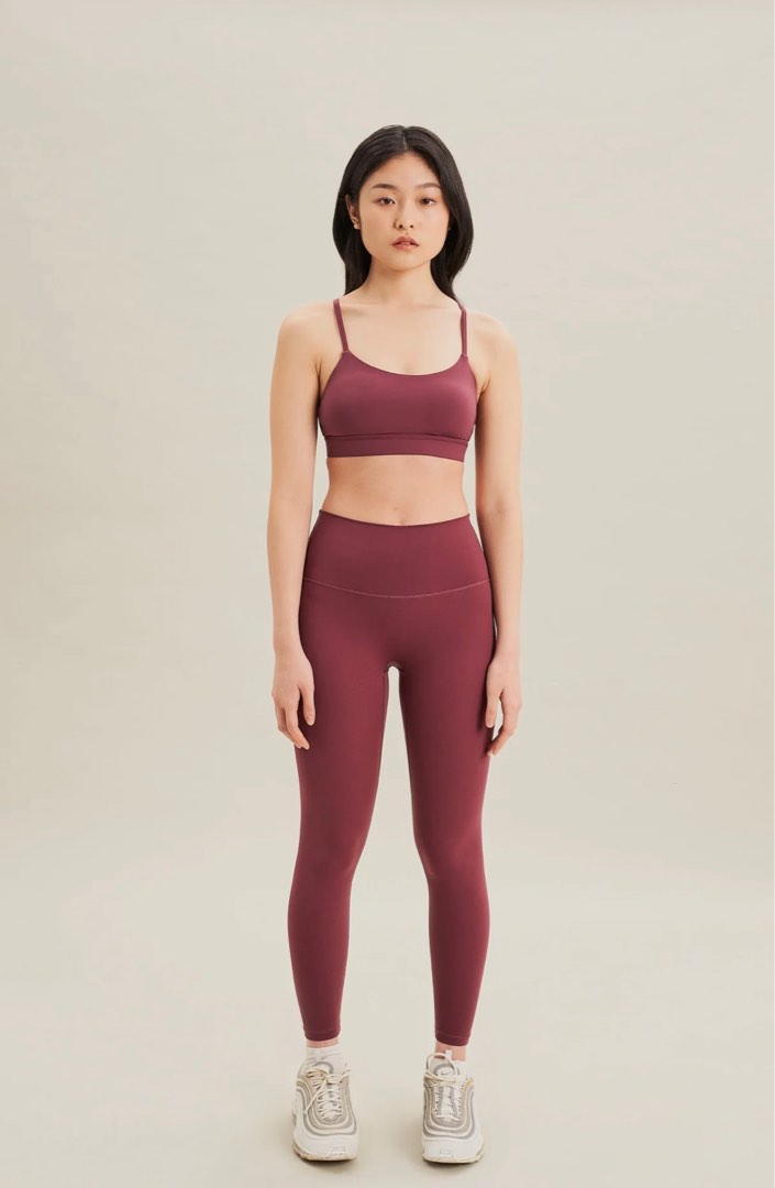 Classic Leggings 24" in Ruby, Women's Fashion, Activewear on Carousell
