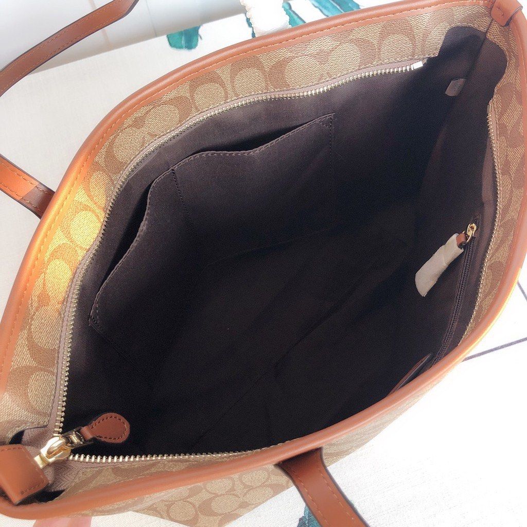 Coach Tote Bag, Fesyen Wanita, Tas & Dompet di Carousell