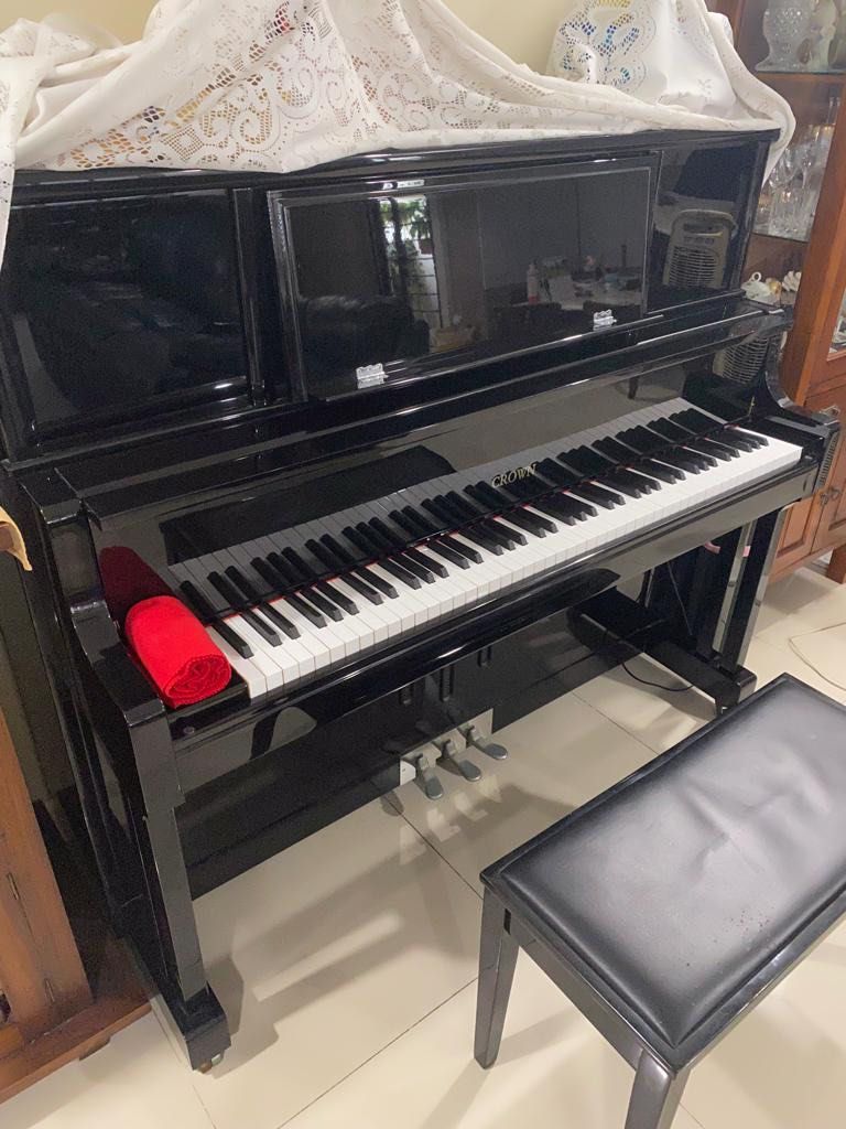 Crown Piano H32, Hobbies & Toys, Music & Media, Musical Instruments on ...