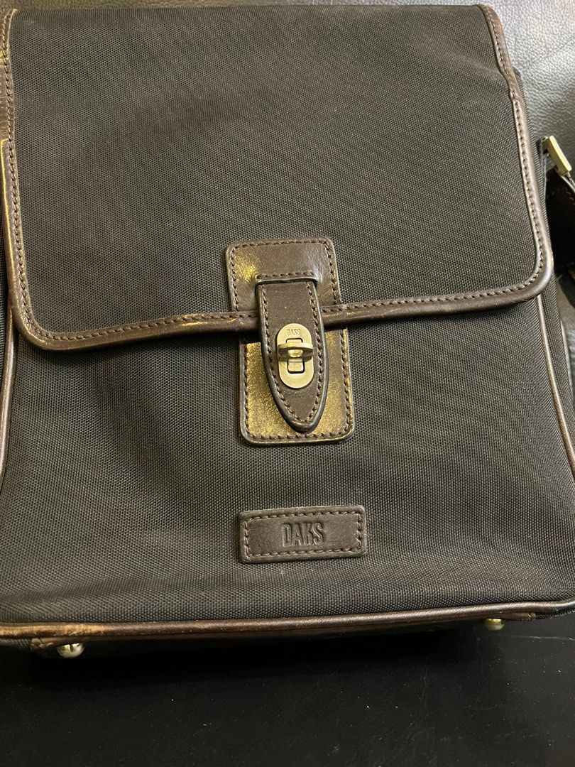 Daks authentic unisex bag, Barang Mewah, Tas & Dompet di Carousell