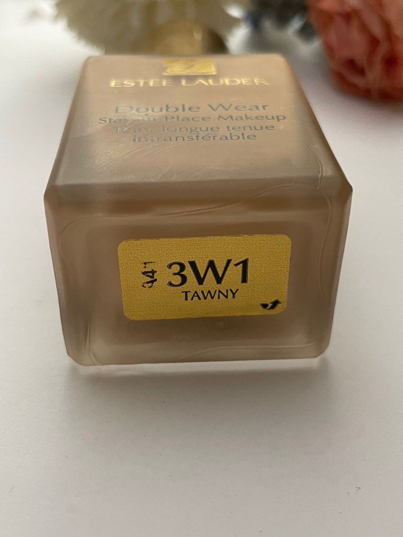 Estee Lauder Double Wear Foundation in Tawny 3w1 on Carousell