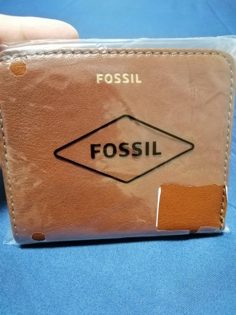 Fossil small wallet, Women's Fashion, Bags & Wallets, Wallets & Card ...