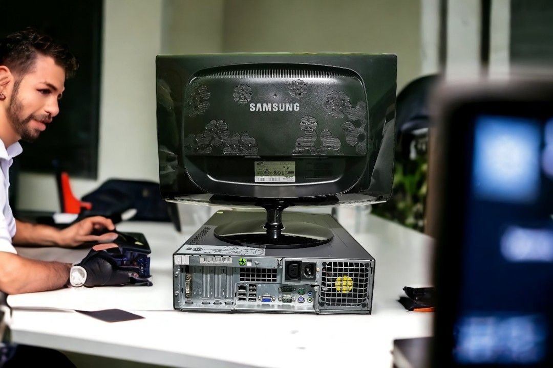 Fujitsu Esprimo Desktop Computer Intel Windows XP Serial Port Working ...