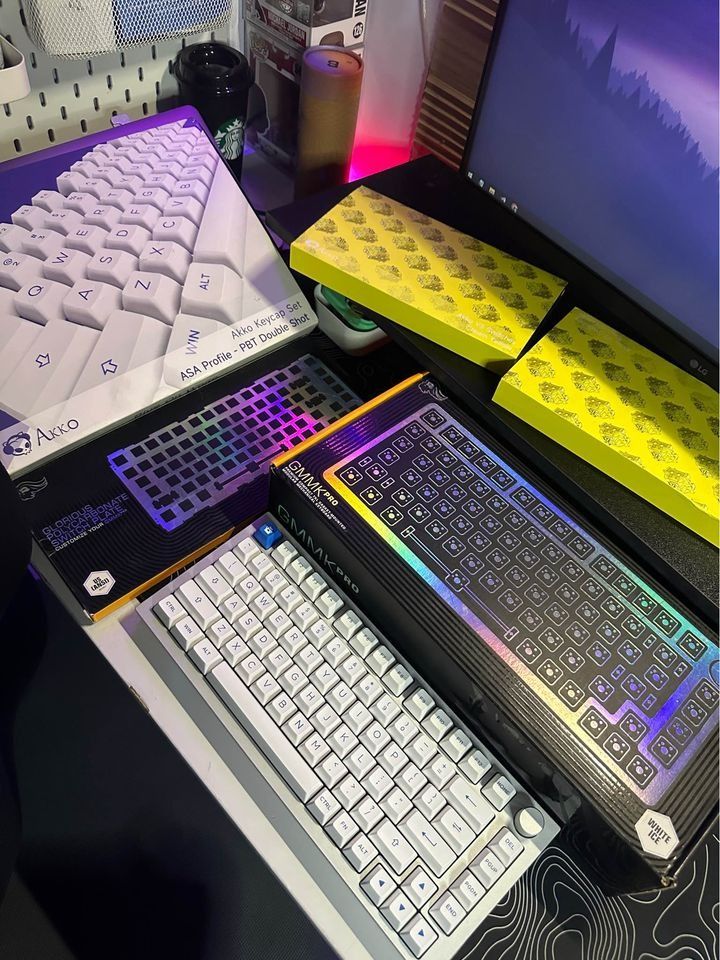 GMMK Pro "White Ice" Mechanical Keyboard, Computers & Tech, Parts ...
