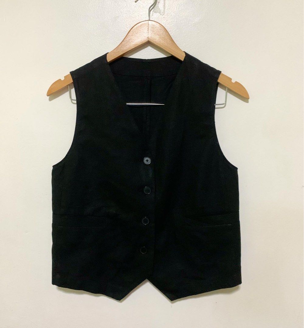 GU by Uniqlo suit vest on Carousell