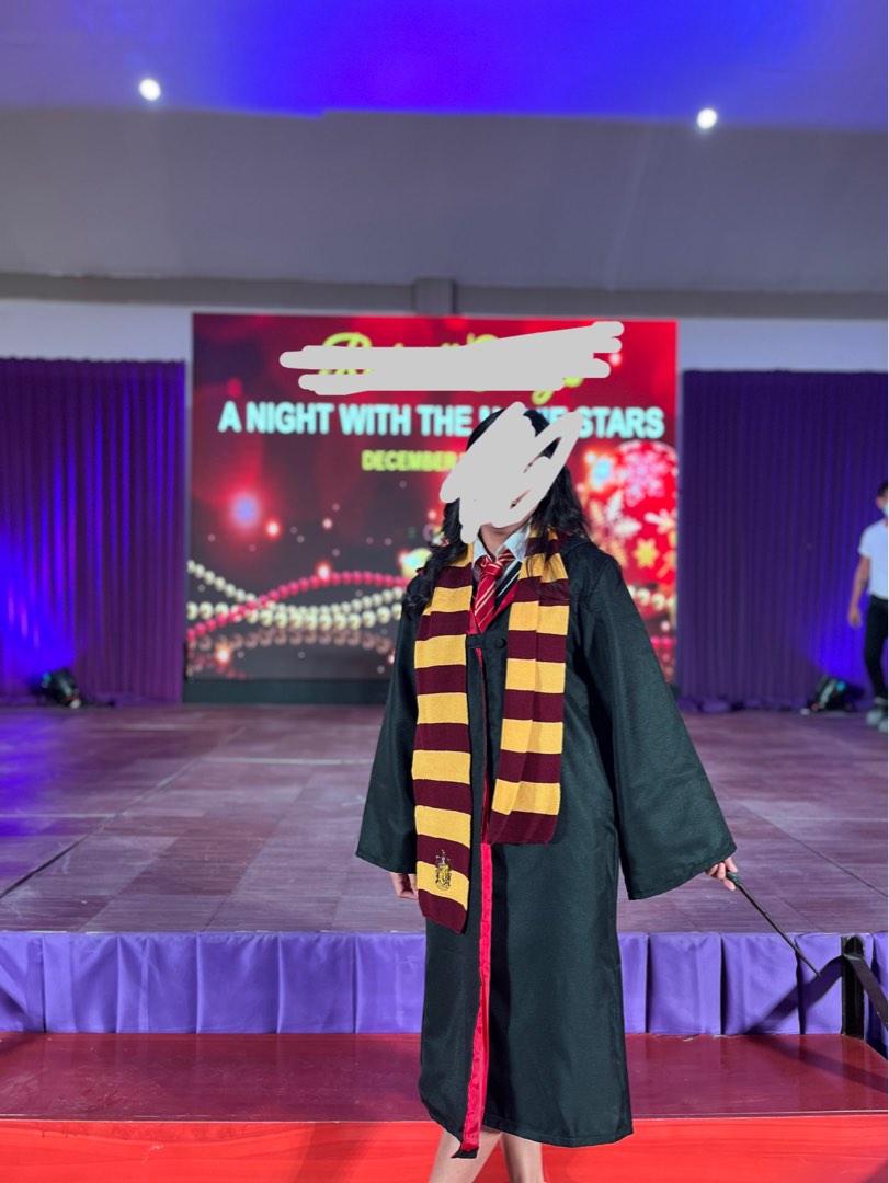 Harry Potter (Gryffindor) costume (without wand) on Carousell