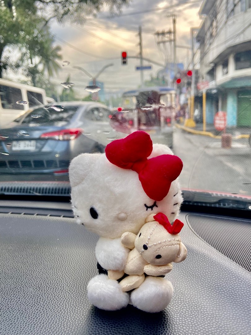 Hello kitty on Carousell