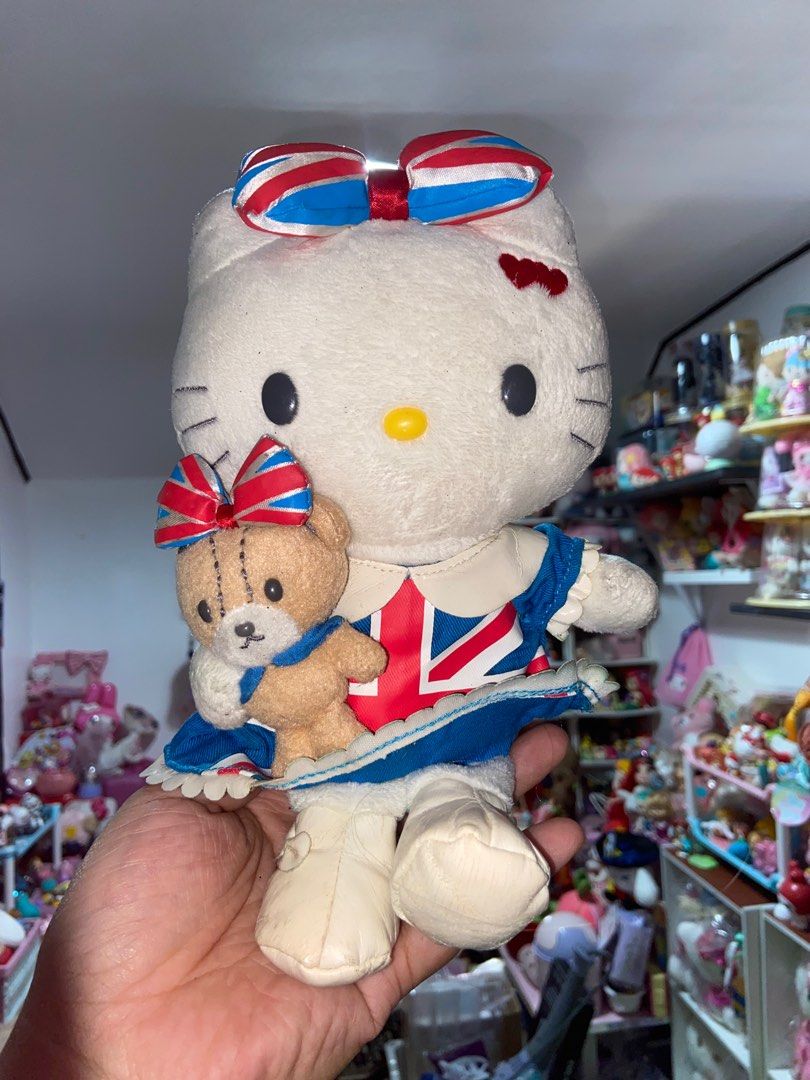 Hello kitty on Carousell