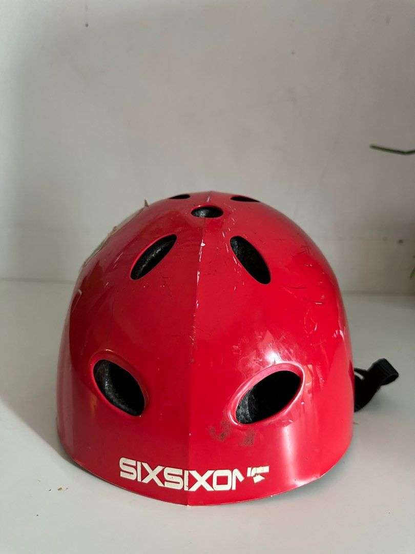 Helmet sixsixone, Sports Equipment, Bicycles & Parts, Bicycles on Carousell