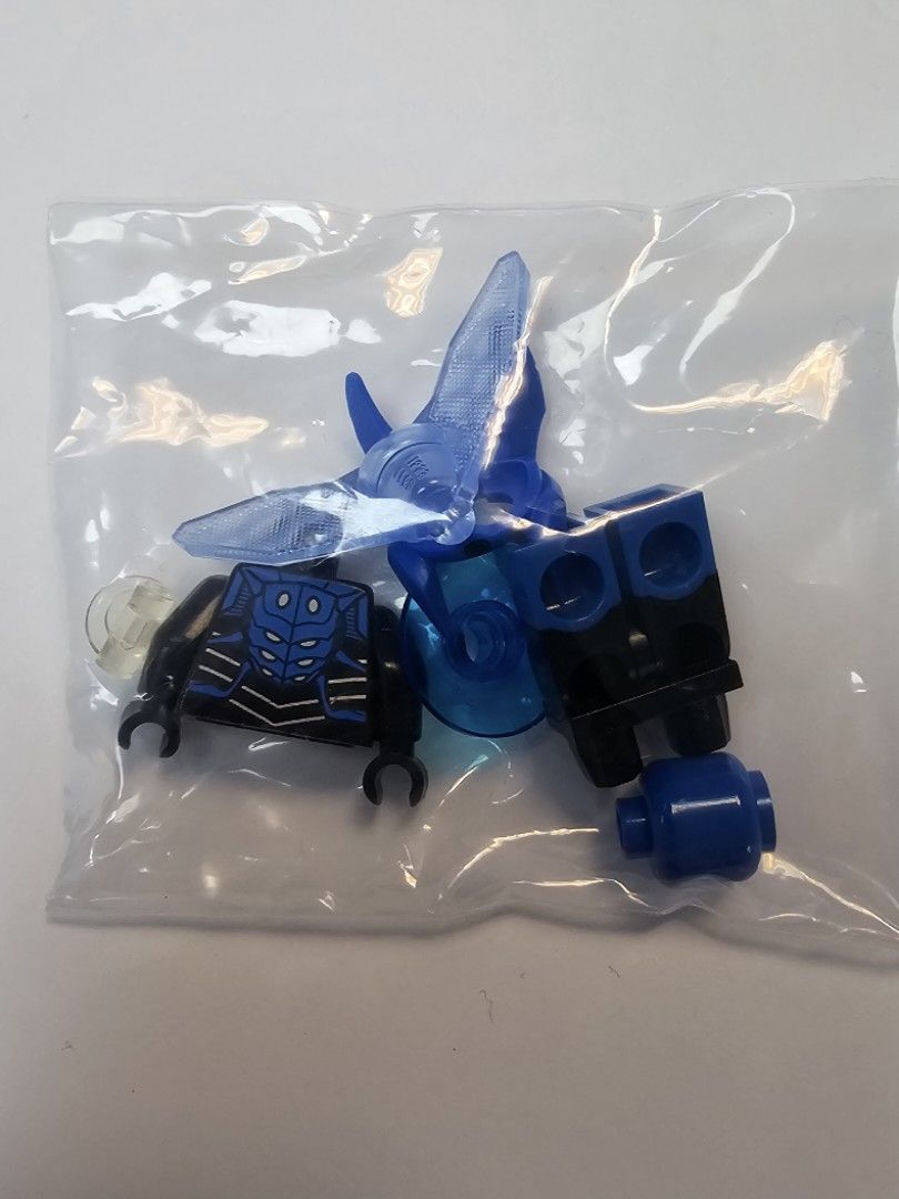 Lego DC人仔 Blue Beetle (from 76054), 興趣及遊戲, 玩具 & 遊戲類 - Carousell