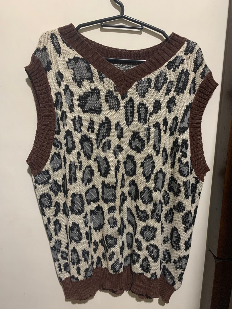 Leopard Sweater vest, Women's Fashion, Tops, Sleeveless on Carousell
