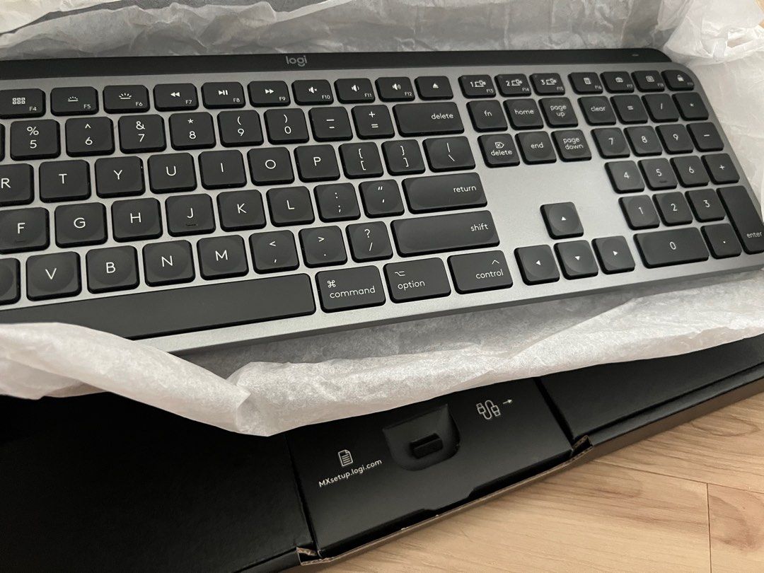 MX keys Advanced Illuminated Wireless Keyboard, Computers & Tech, Parts ...