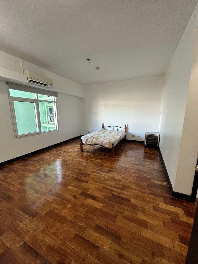 One serendra on Carousell