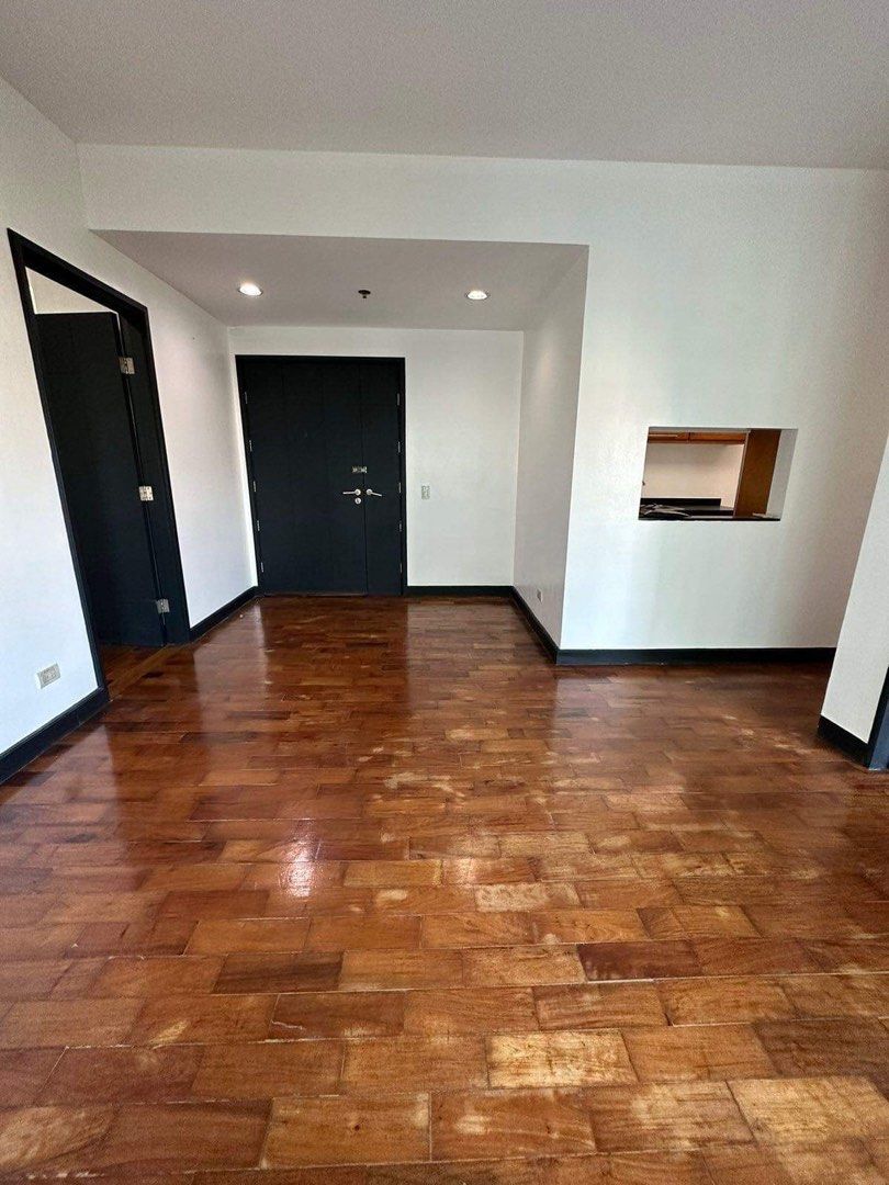 One serendra on Carousell