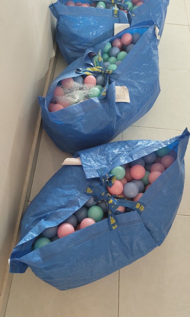 Pastel colour pit balls, Babies & Kids, Infant Playtime on Carousell