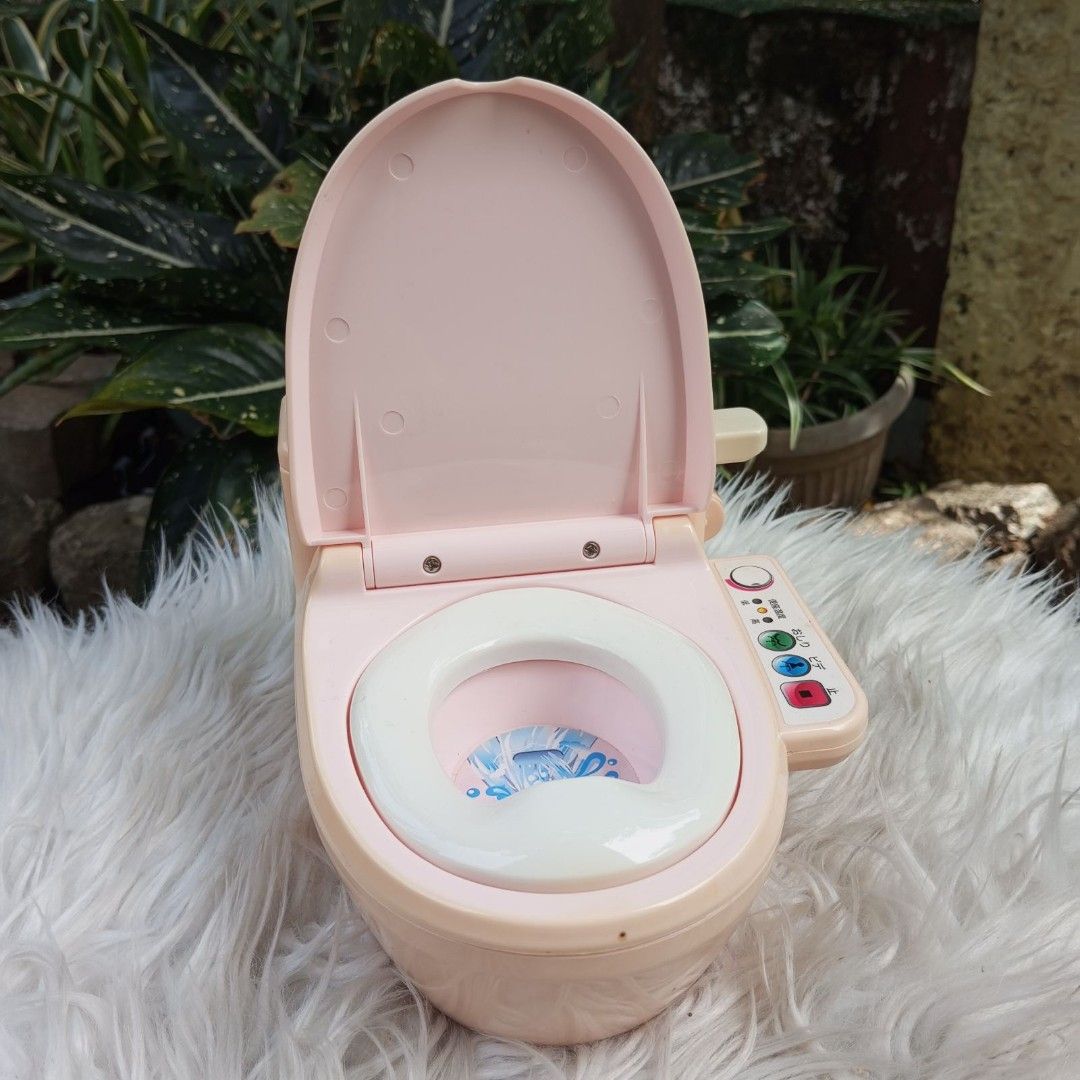 PEOPLE Popo- Chan your Tool Series Chatter Toilet, Hobbies & Toys, Toys ...