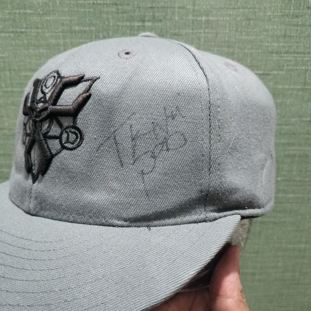pod-band-cap-with-autograph-on-carousell