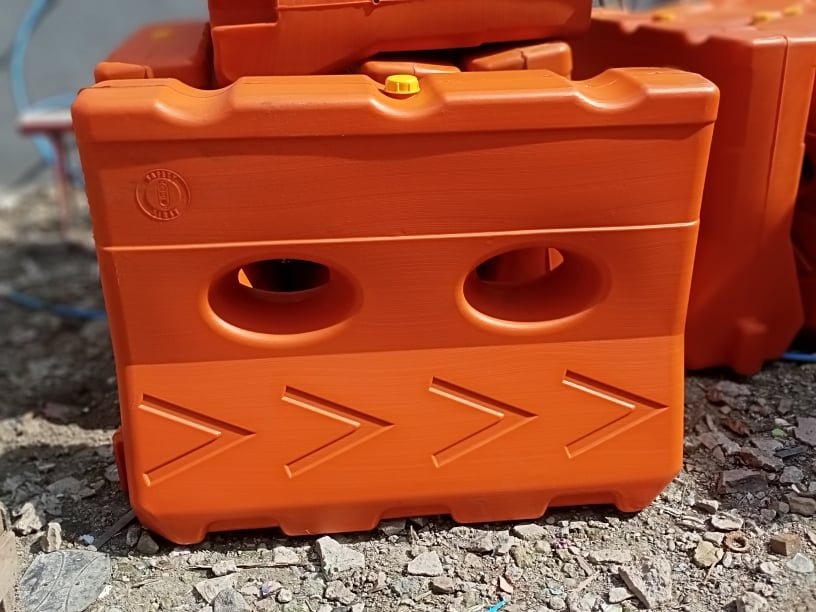 Safety road barrier brb-2 on Carousell