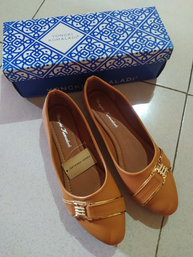 Sepatu Yongki Komaladi Flatshoes, Fesyen Wanita, Sepatu di Carousell