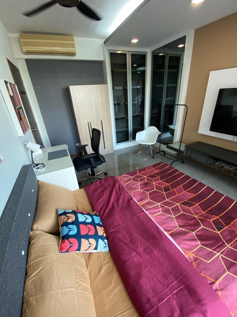 Serangoon MRT- Balcony Room w Queen Bed @ The Yardley, Property ...