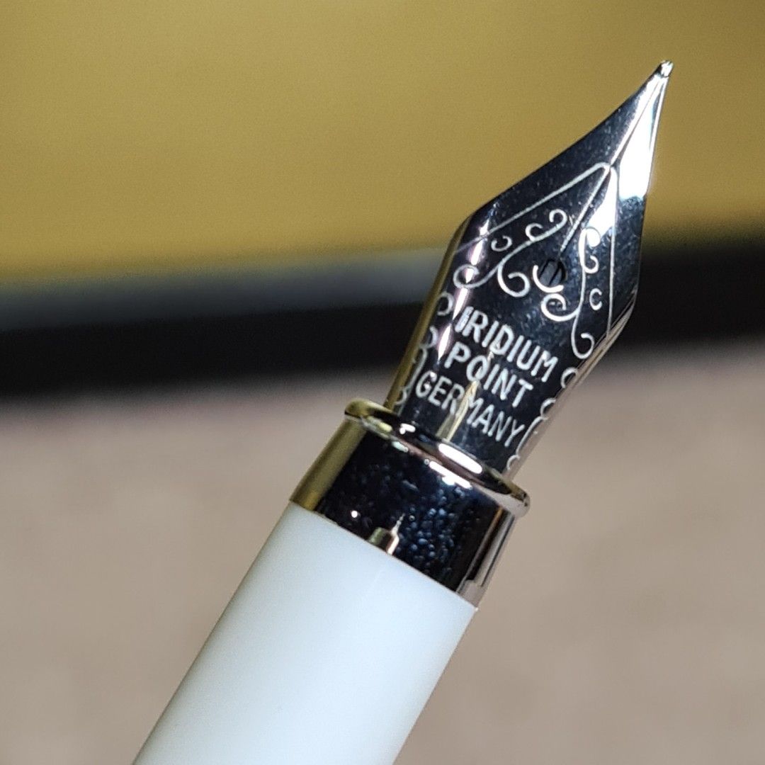 SET OF 6 - 1 PC. IRIDIUM POINT FOUNTAIN PEN GERMANY, 1 ROLLER BALL POINT PEN & 1 MECHANICAL ...