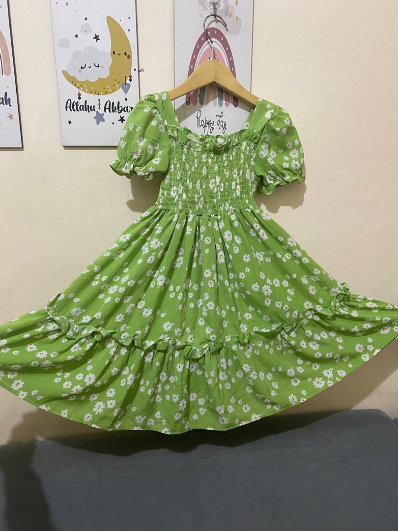 Smoke sabrina Dress Anak vintage hijau, Bayi & Anak, Baju Anak ...