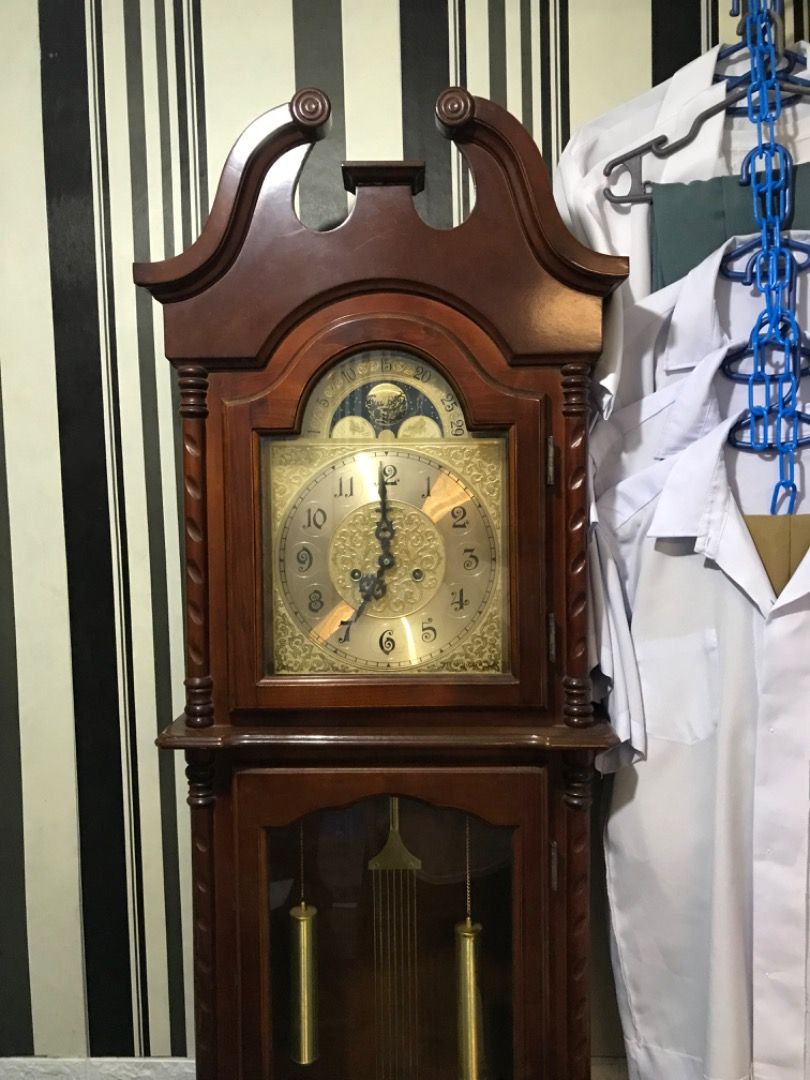 Stand clock Vintage, Antique on Carousell