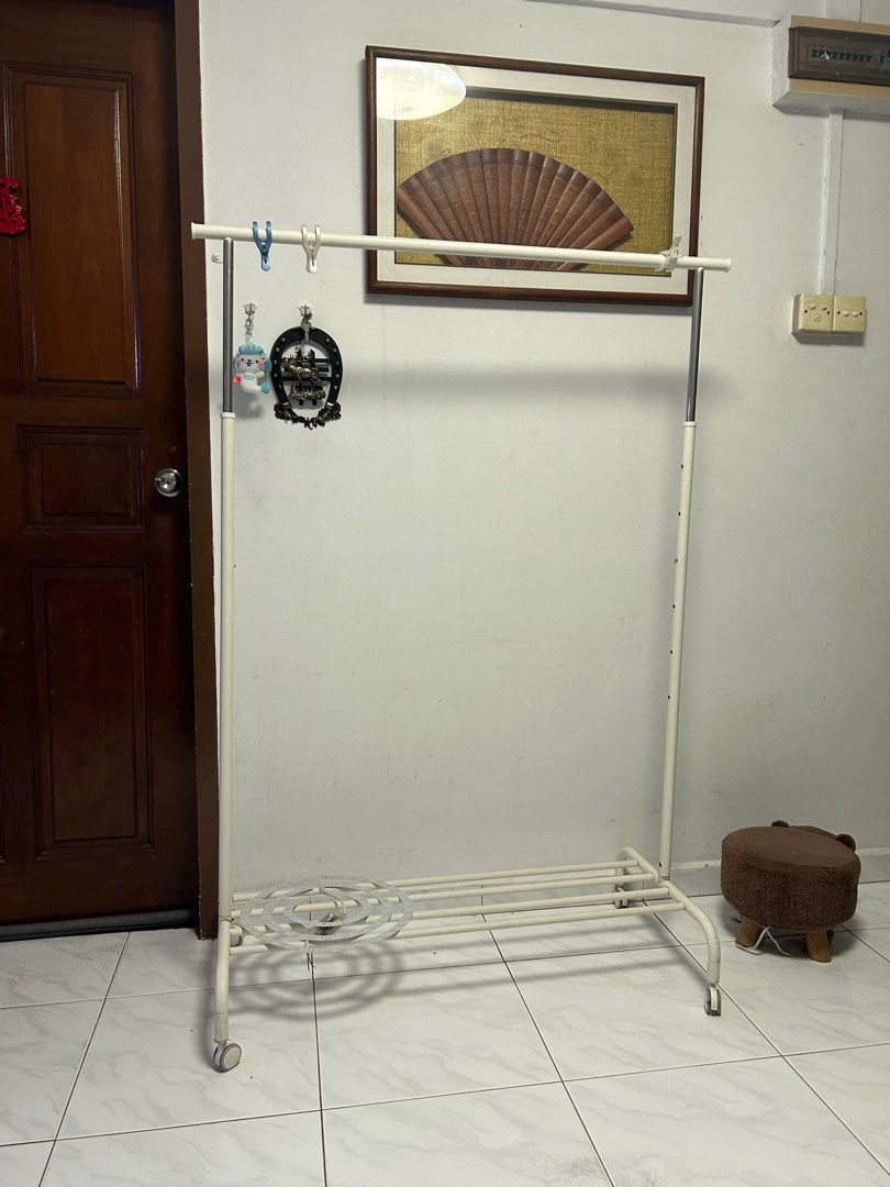 Stand hangers, Furniture & Home Living, Home Improvement & Organisation ...