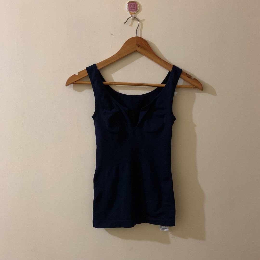 Uniqlo Basic Fitted Top on Carousell