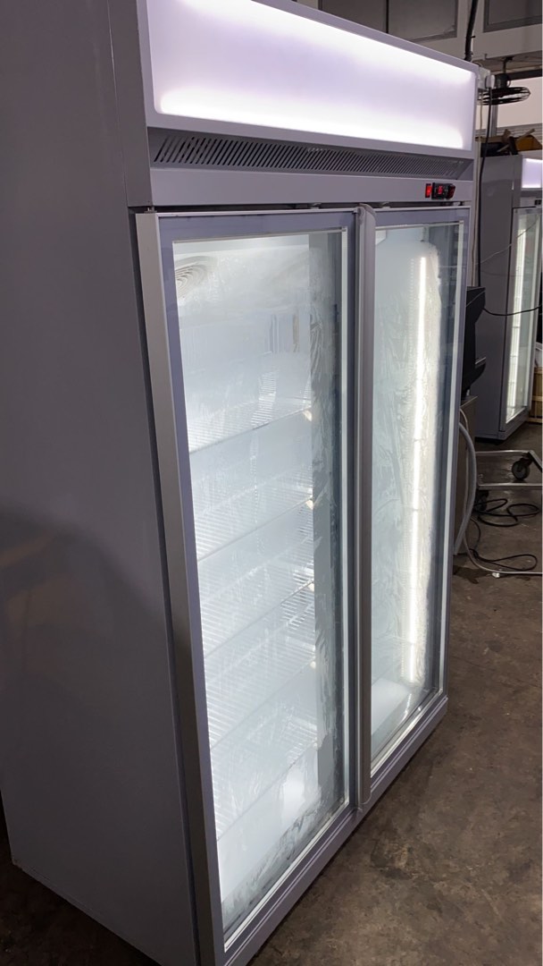 Very new 2 glass door display chiller / drink display chiller / cake ...
