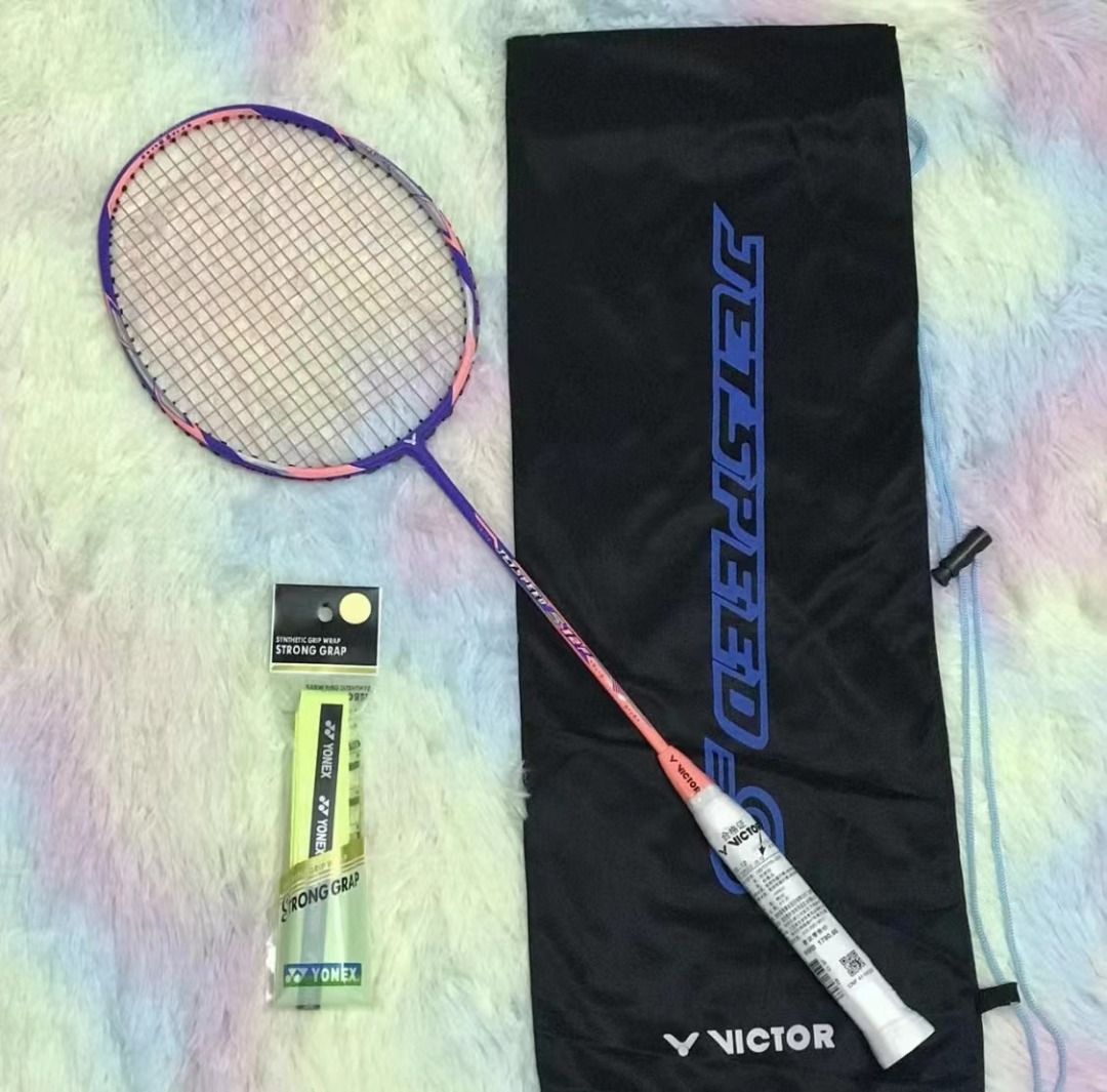 VICTOR JETSPEED S-12F櫻花粉專業級羽毛球拍, 運動產品, 運動與體育, 運動與體育 - 球拍和球類運動 - Carousell