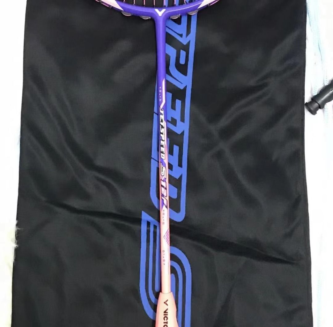 VICTOR JETSPEED S-12F櫻花粉專業級羽毛球拍, 運動產品, 運動與體育, 運動與體育 - 球拍和球類運動 - Carousell