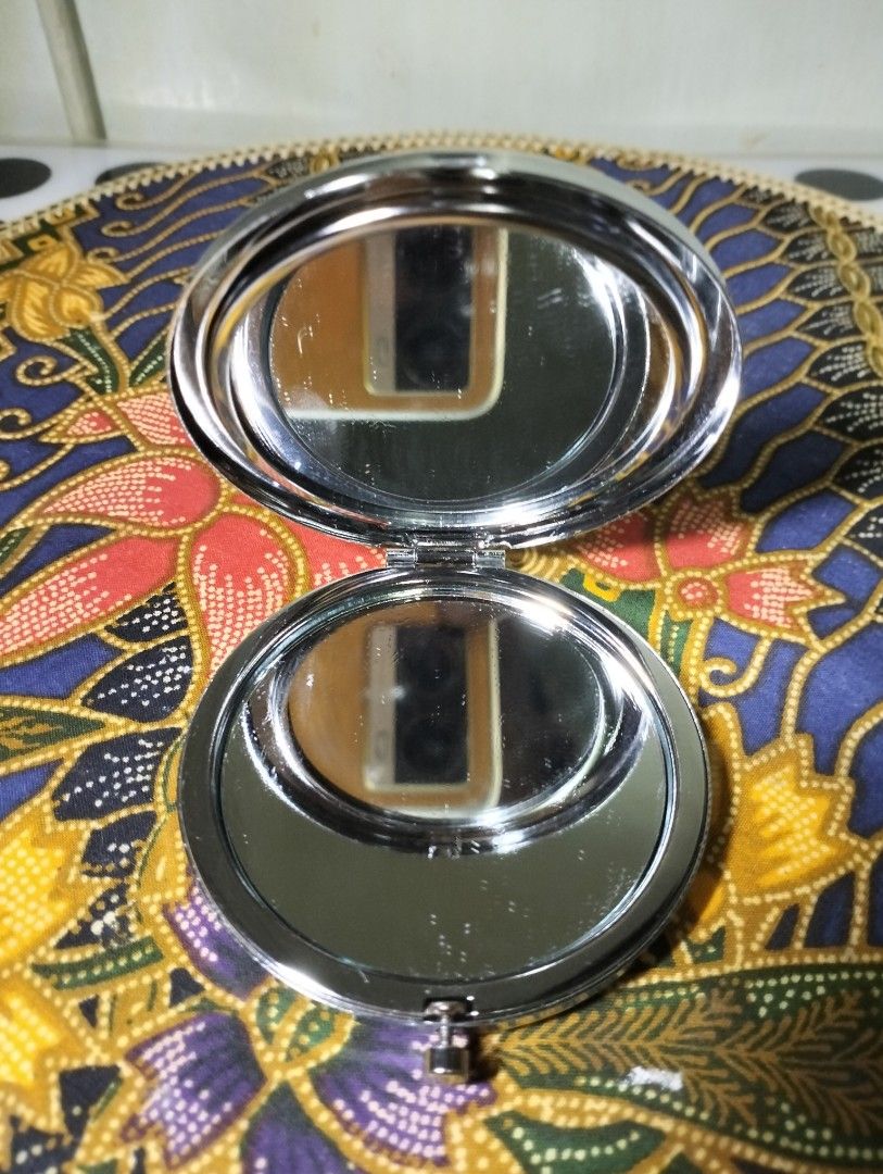Vintage Compact Mirror From UK, Hobbies & Toys, Memorabilia ...