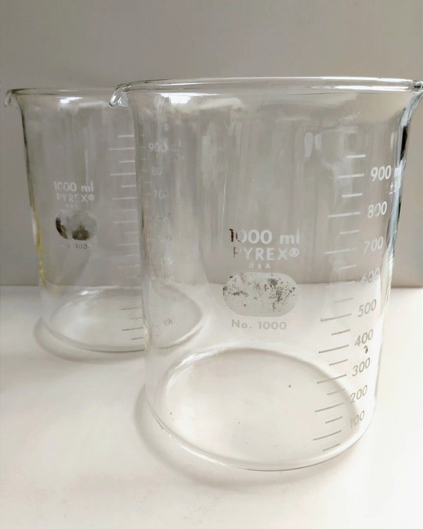 Vintage Pyrex USA Griffin Beakers in Different Sizes, 1000 & 600 ml, Antik, Pajangan di Carousell