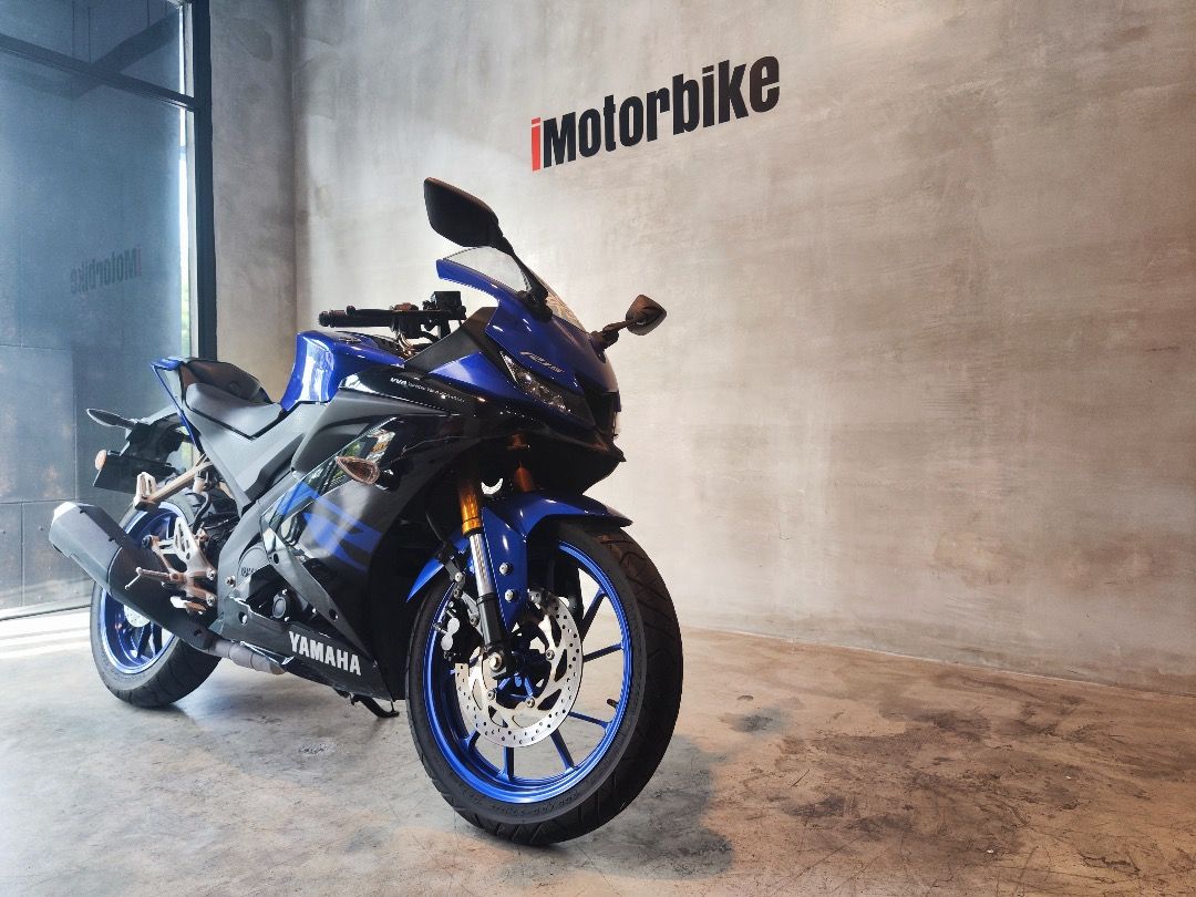 Yamaha R15 (2020) - Great condition!!, Motorbikes on Carousell