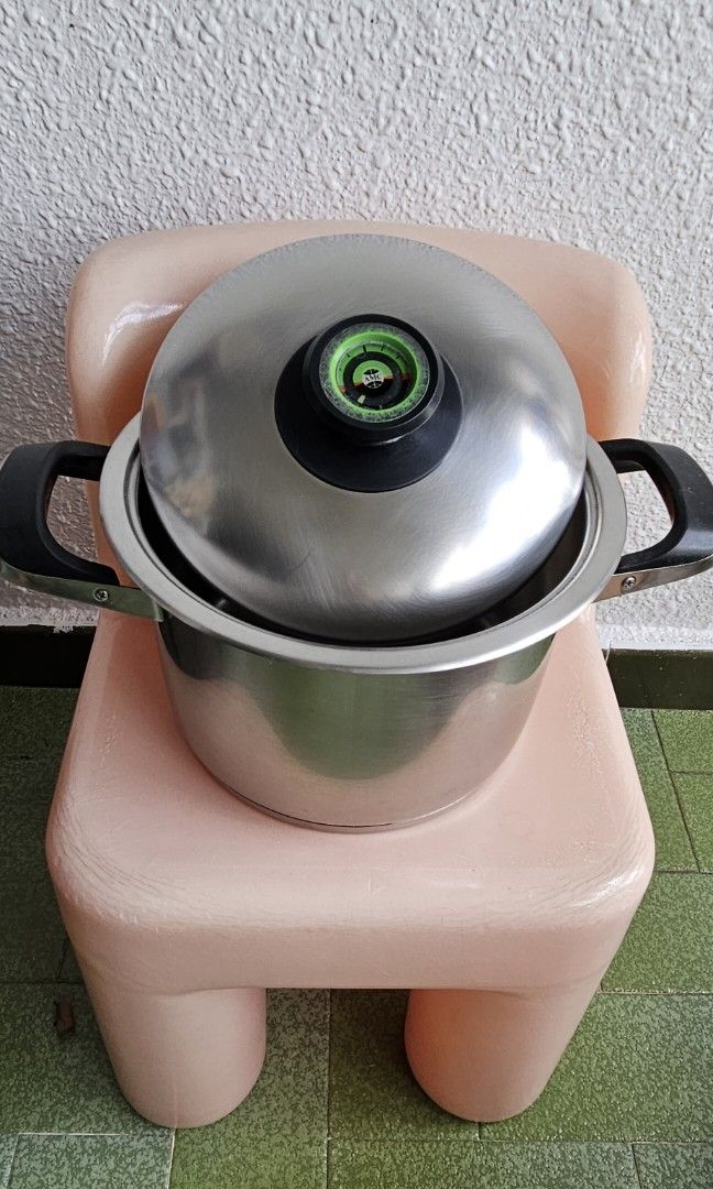 4.2 litre AMC pot, cooker, Furniture & Home Living, Kitchenware ...