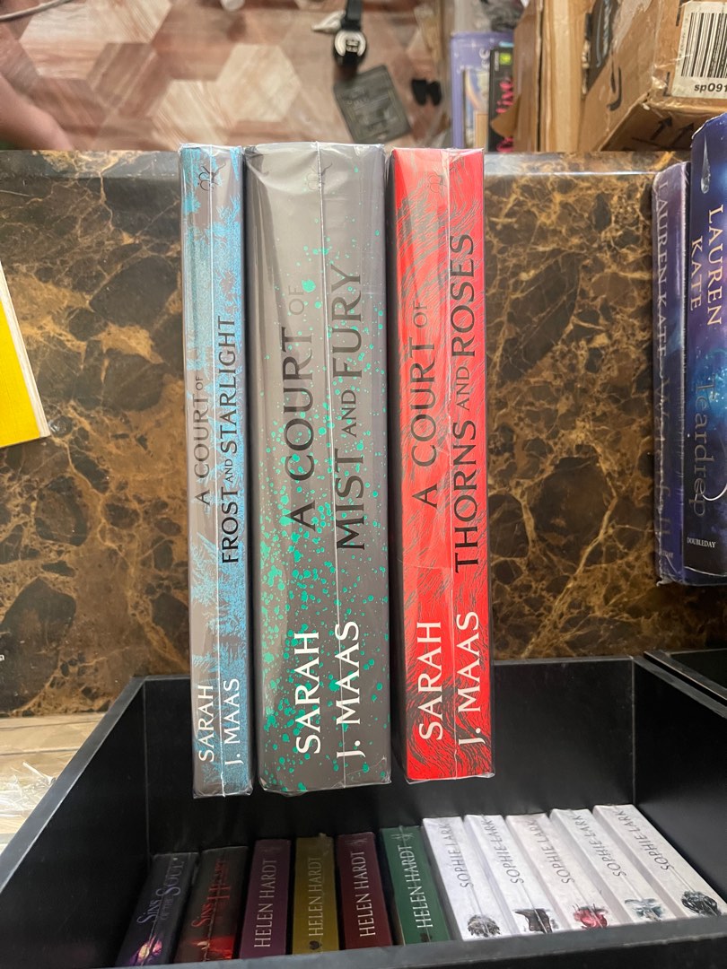 Acotar, Acomaf, Acofas - Sarah J. Maas on Carousell