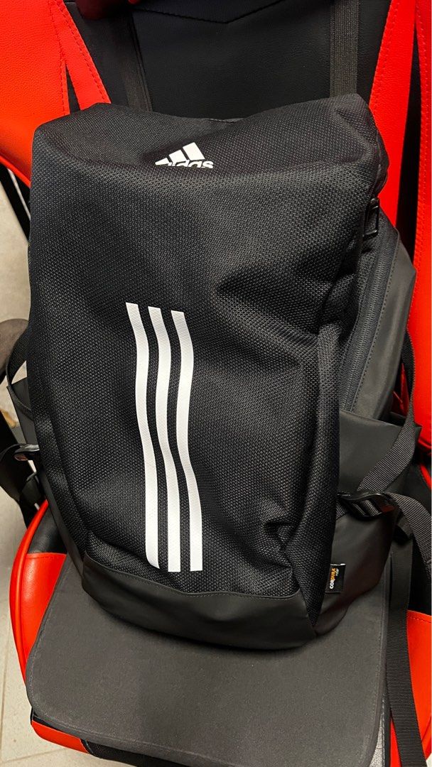 Adidas loadspring 30L backpack, 男裝, 袋, 背包 - Carousell