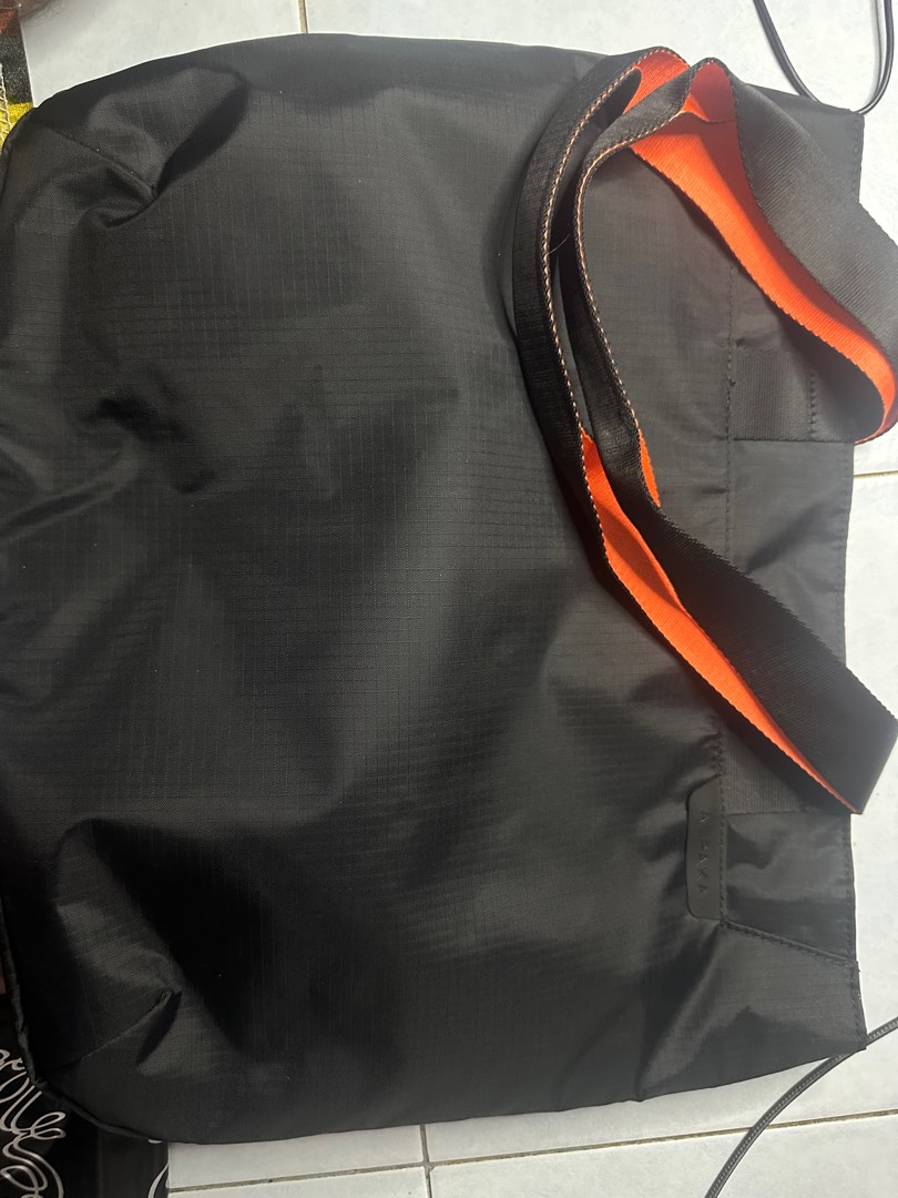 Alpaka tote bag, Men's Fashion, Bags, Sling Bags on Carousell