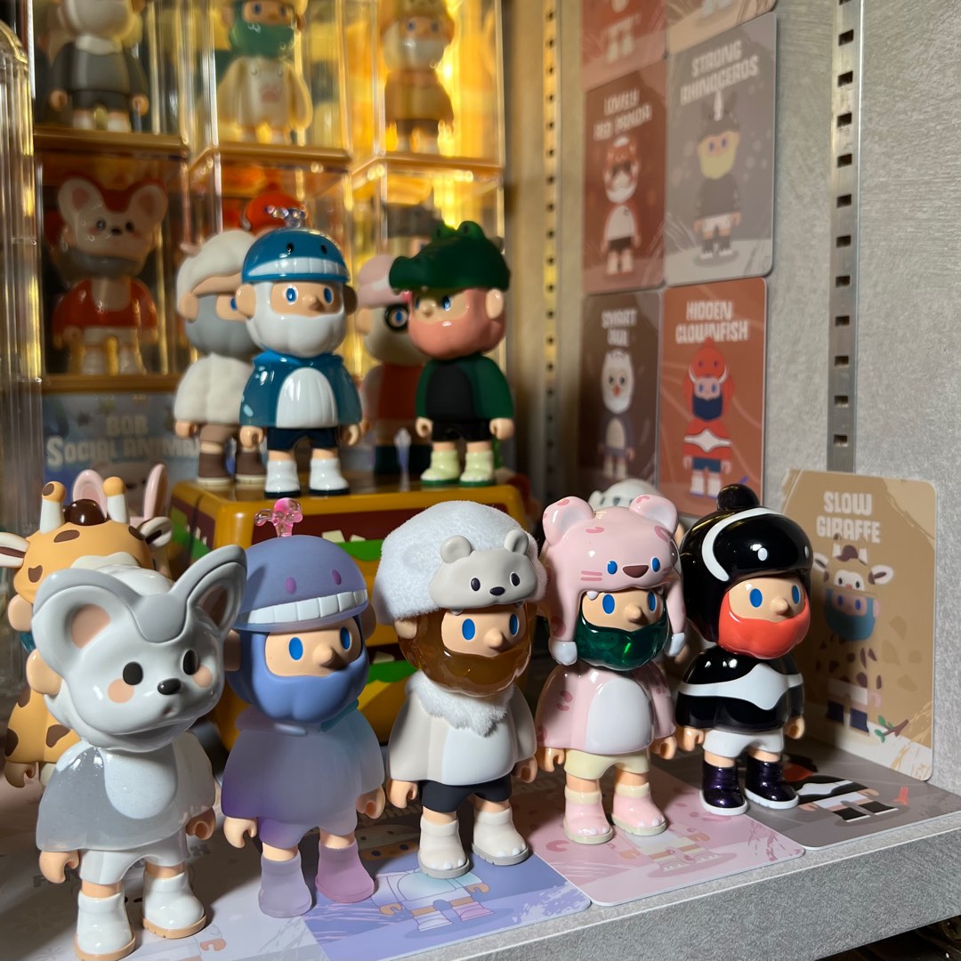 Bob Social Animal Set, Hobbies & Toys, Toys & Games on Carousell