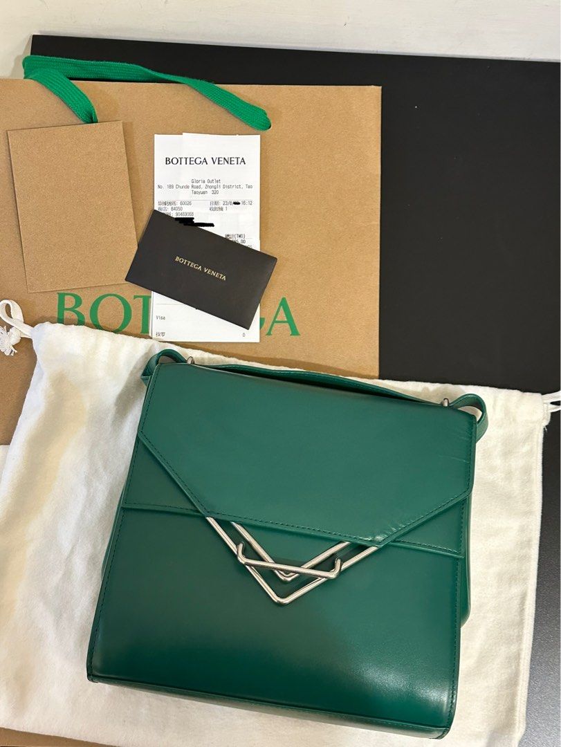 BOTTEGA VENETA BV THE CLIP (Racing Green) 全新, 名牌精品, 精品包與皮夾在旋轉拍賣