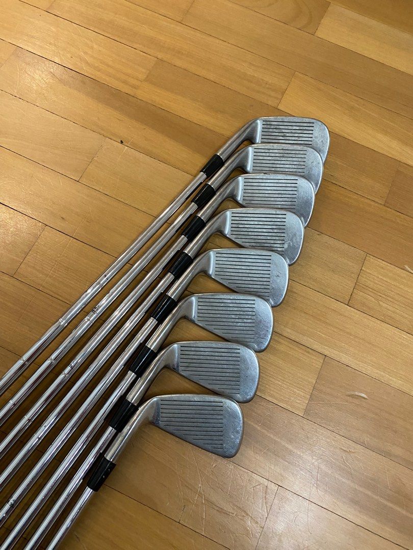 Cleveland CG Red Irons Golf Clubs 3 - PW, Sports Equipment, Sports ...