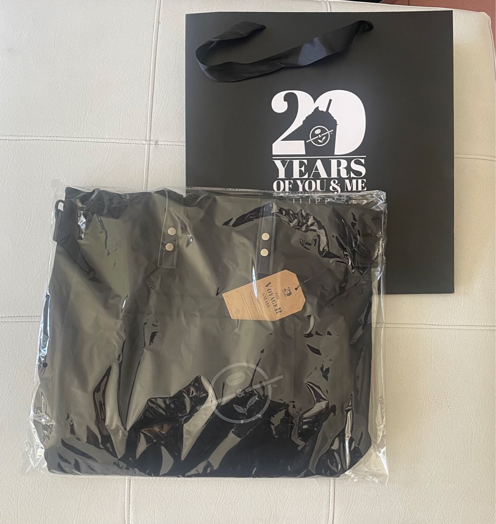 Coffeebean Tea & Leaf CBTL The Voyager bag Galaxy, Men's Fashion, Bags ...