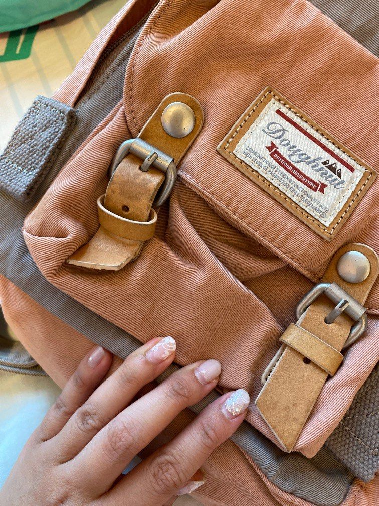 Doughnut mini backpack 背囊 背包, 女裝, 手袋及銀包, 背囊 - Carousell