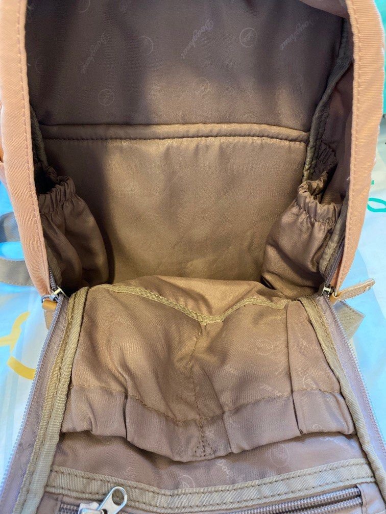 Doughnut mini backpack 背囊 背包, 女裝, 手袋及銀包, 背囊 - Carousell