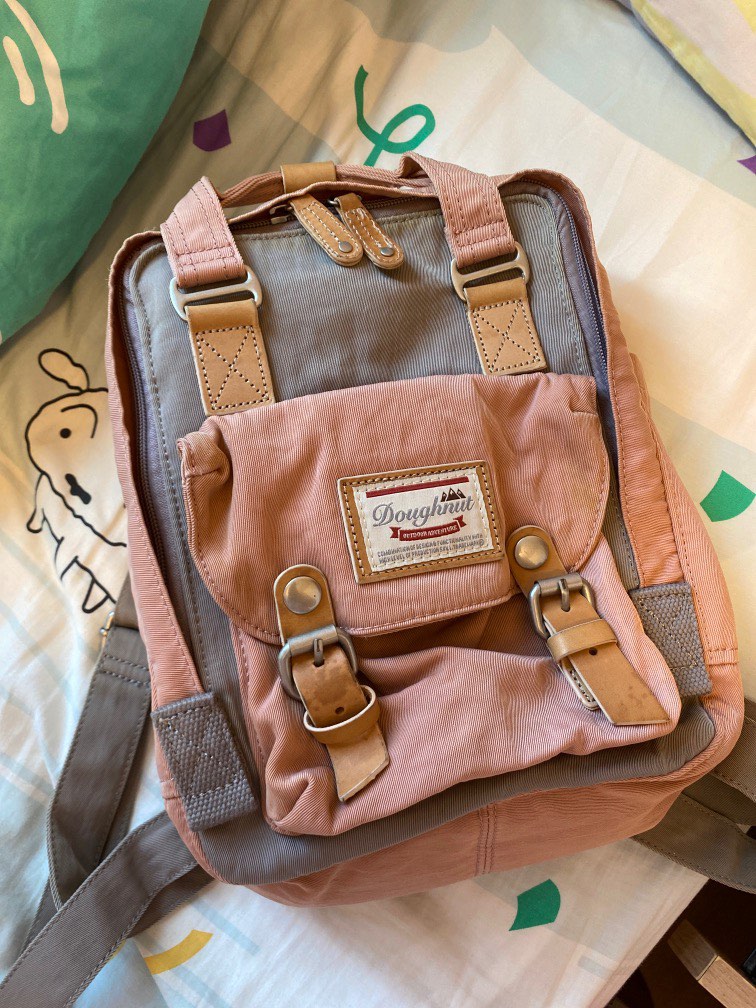 Doughnut mini backpack 背囊 背包, 女裝, 手袋及銀包, 背囊 - Carousell