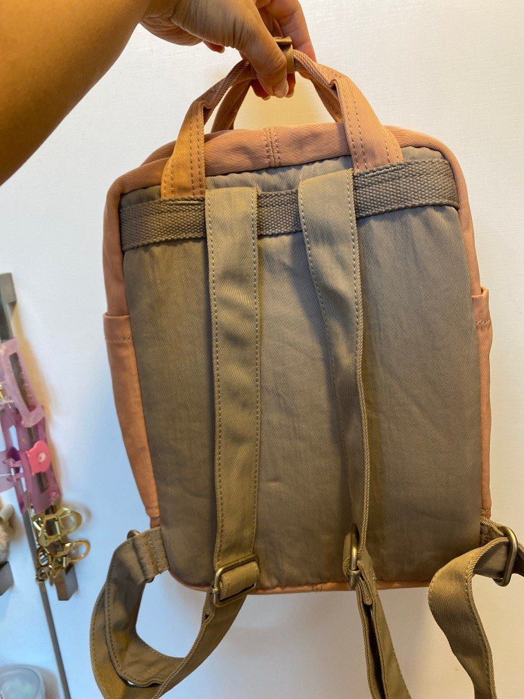 Doughnut mini backpack 背囊 背包, 女裝, 手袋及銀包, 背囊 - Carousell